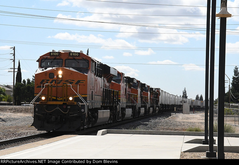 BNSF 8100